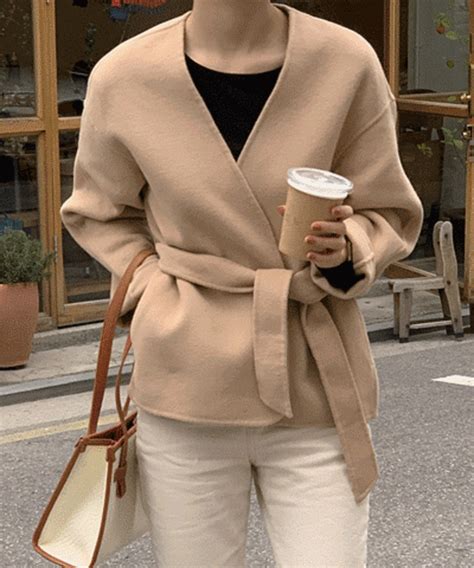 둥실코코 🧵핸드메이드 바닐라 라떼 노카라 코트 브이넥 가을 겨울 간절기 모직 아우터 검정색 하프 숏 울 허리끈 벨트 자켓 카멜 베이지 블랙