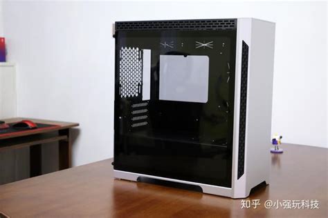 双钢化玻璃侧透铝制机箱，还带灯光切换按键，雷匠r M5机箱体验 知乎