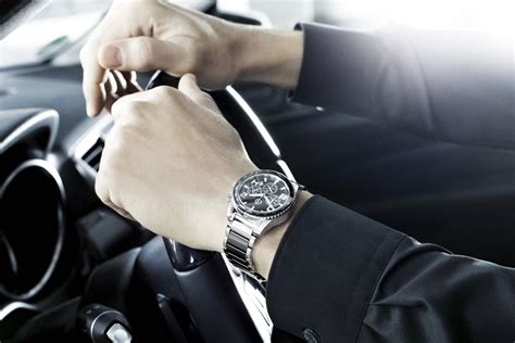 Дорогие часы на руке 71 фото