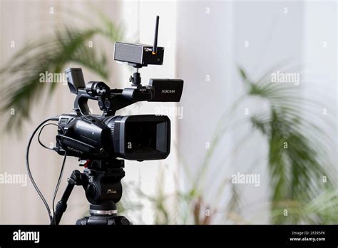 Female Event Photographer Hi Res Stock Photography And Images Alamy