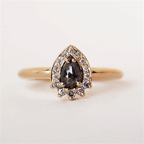 27 Stunning And Unique Black Engagement And Wedding Rings For Women