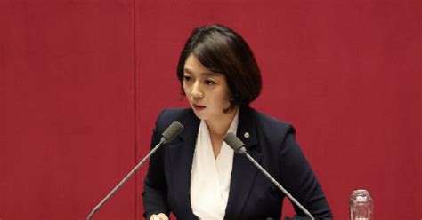 배현진 당근거래도 아니고 당권거래 숙주 찾는 게 기생충