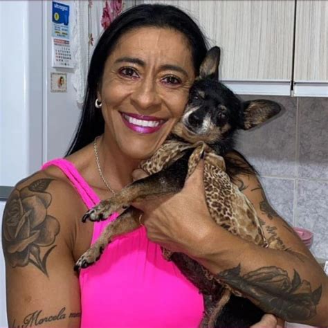 Valinhense Bete Adotou Neguinha Em 2007 E São As Melhores Amigas