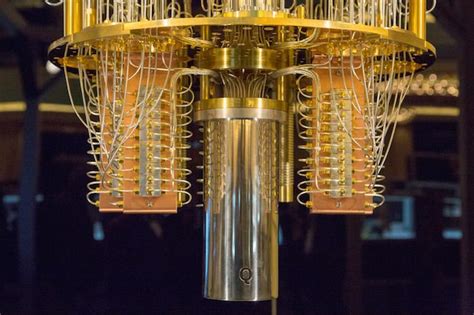 IBM 50 qubit Quantum Bilgisayar DEV Bir AVİZE ye Benziyor