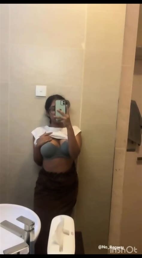 Viral Beautiful Girl Showing Nude