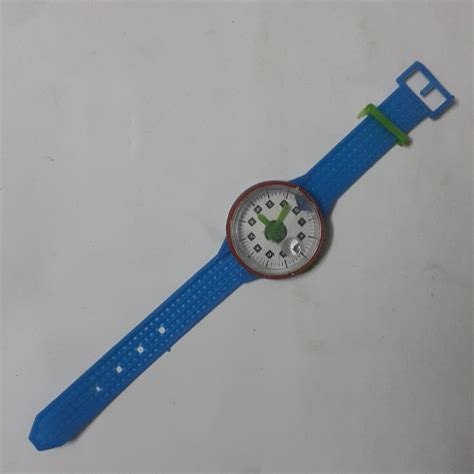 ساعت بچه گانه قدیمی نوستالژی