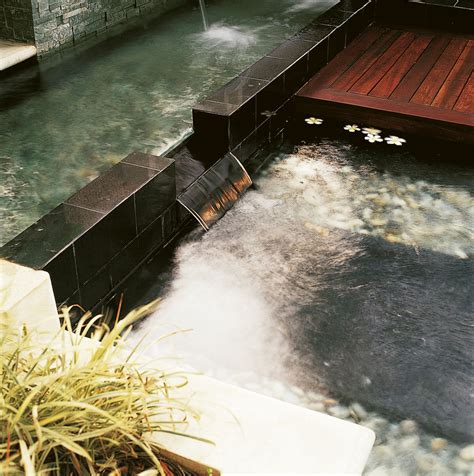 รวมแบบ น้ำตกในสวน ทั้งแบบธรรมชาติและประดิษฐ์ บ้านและสวน