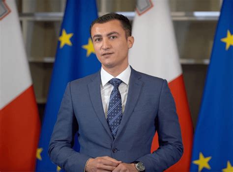 €50 Multa Għal Raġel Li Hedded Lill Ministru Silvio Schembri Talk Mt