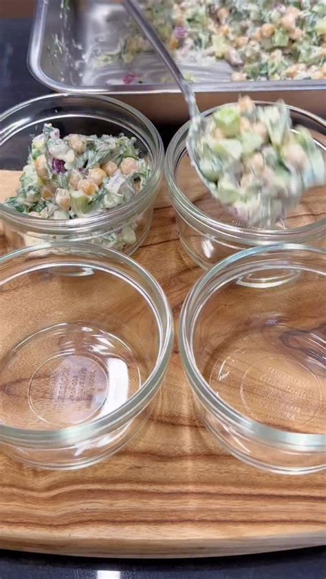 딱복이 좋아요 물복이 좋아요 🍑 저는 여름 과일 중에 복숭아를 제일 좋아해요 저는 딱복파예요 오늘은 이 사랑스러운 딱복으로 만든 복숭아 모짜렐라 샐러드를 소개해요