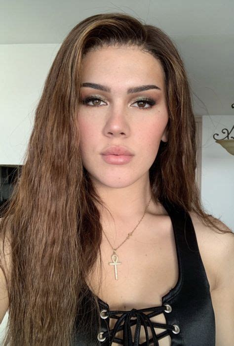 Daisy Taylor Photos