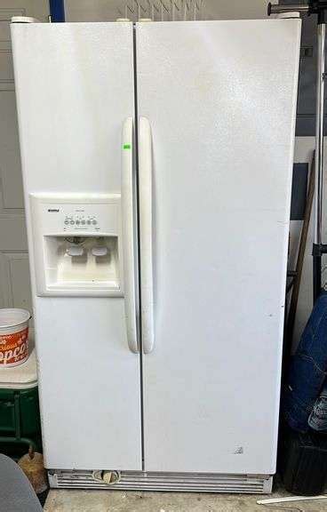 Kenmore Side By Side Refrigerator With Ice Maker And Water Dispenser In Metzger Property