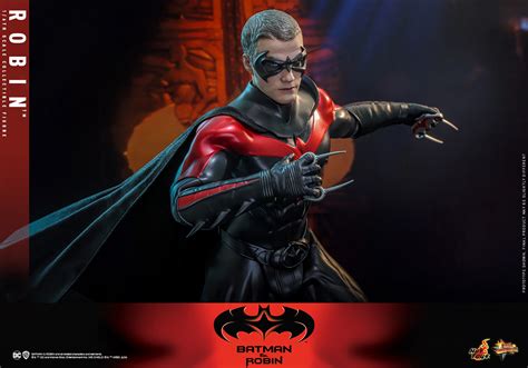 Hot Toys Mms787 Batman And Robin Robin 16th Scale Collectible Figure