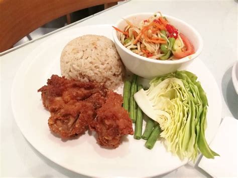 ข้าวมันสมุนไก่ทอดกรอบ