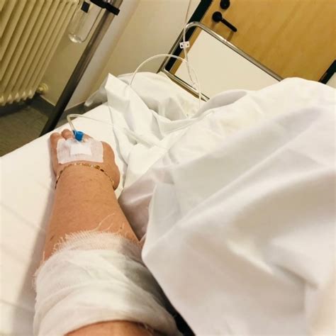 ЧТО ДЕЛАТЬ ПРИ БОЛЯХ В ВЕНАХ ПРИ ОНКОЛЕЧЕНИИ СТАВИТЬ ЛИ ПОРТ из личного опыта онкопациента