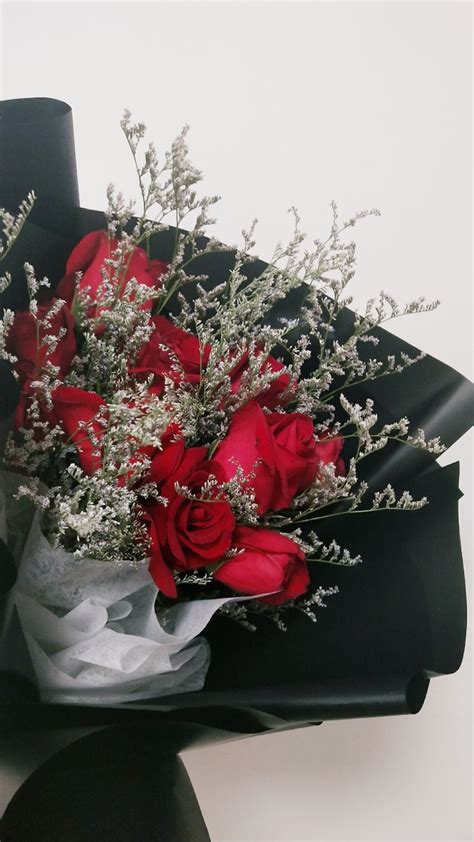 一小束玫瑰花花束大山谷图库