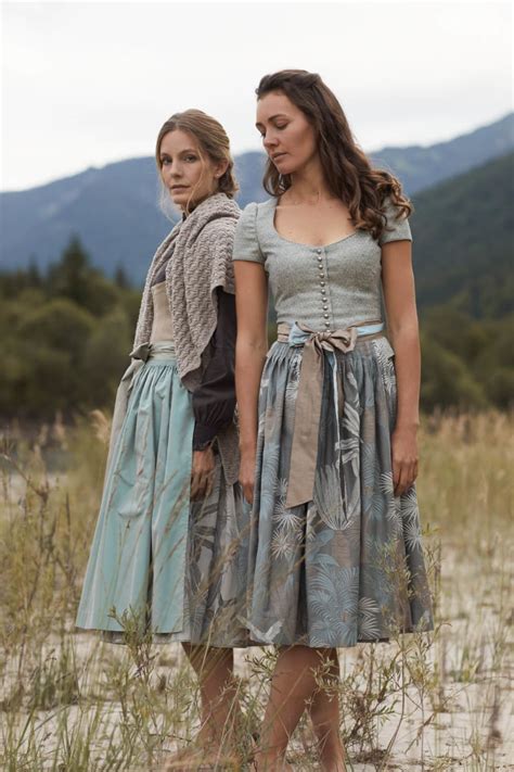 Dirndl Mit Schößchen Tegernseer Tracht Bei Trachten Greif