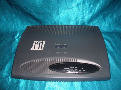 Cisco 1601 R Router S N JMX0525F0Q5