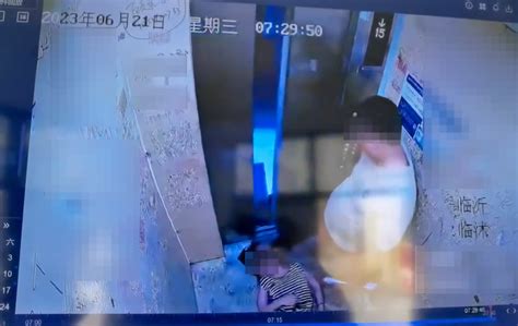 女子躺地被男子粗暴拖拽进出电梯？男方表示：皆因她不同意离婚北京时间