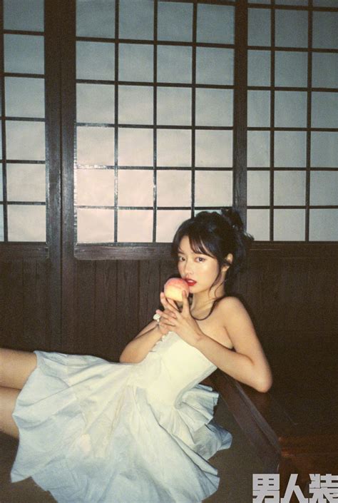 China Entertainment News Xu Ruohan Poses For Photo Shoot