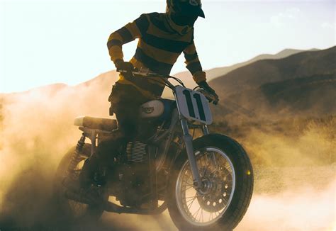 British Customs Classic Tracker