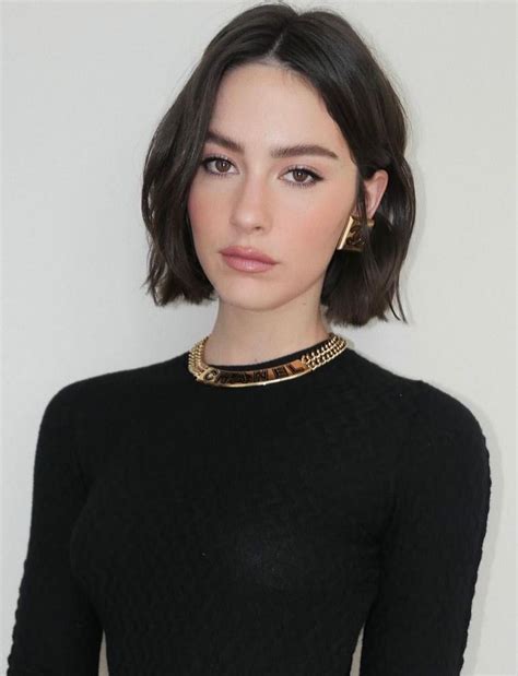 10 French Chic Pixie Cuts For A Cute Haircut Look 2025