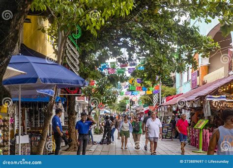 Playa Del Carmen Mexico April 2 2023 The Fifth Avenue Of The