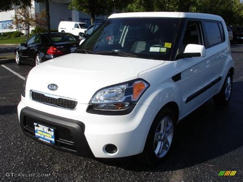 2010 Clear White Kia Soul 37162893 Photo 3 Car
