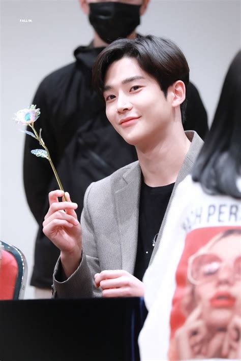 Pin De Sally Xie Em Kim Seok Woo