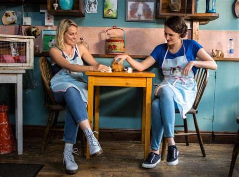 Review Fleabag Old Aint Dead