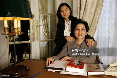 The Daughter And Granddaughter Of Deng Xiaoping In Paris A Paris News Photo Getty Images