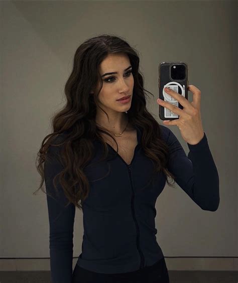 What Subby Wants To Chat While Im Getting Ready For My Date 💞 R