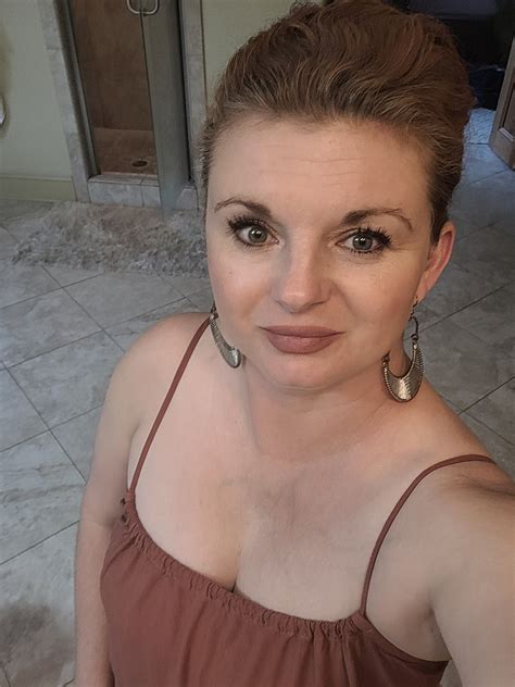 leslie pearman medium