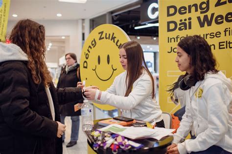 Plus De 1 700 Visiteurs à Linfobourse Deng Zukunft Däi Wee