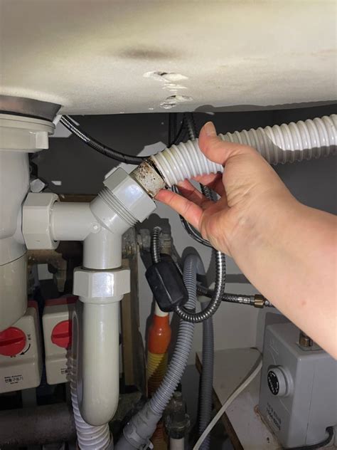 싱크대 아래 선 배수구가 끊어진 것 같아요 지식in