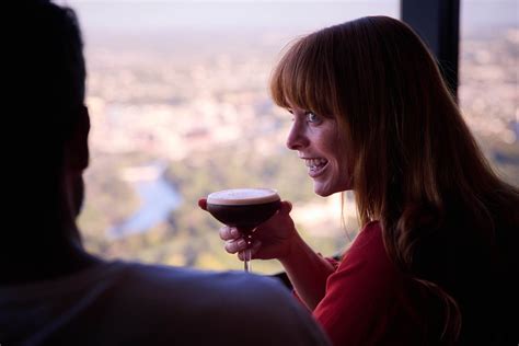 멜버른 스카이데크 칵테일 체험 구름 속에서 펼쳐지는 낭만 여행 Funbooky