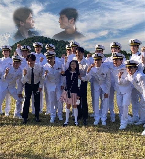 현 On Twitter 어제 이거 합성해달라는 트윗을 본거같은데 걍 갑자기 해봣음 ㅅㅂ태성태룡안죽음