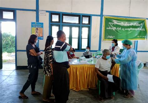 ပွင့်ဖြူမြို့နယ်၌ ဒေသခံပြည်သူများ ကိုဗစ် ၁၉ ရောဂါကင်းဝေးစေရန် ကာကွယ်ဆေး