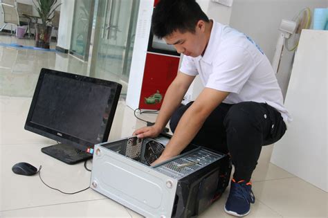 数学与大数据学院2019暑期“三下乡”系列报道六——电脑维修活动 数学与大数据学院 数学与大数据学院2019暑期“三下乡”系列报道六——电脑维修活动 数学与大数据学院