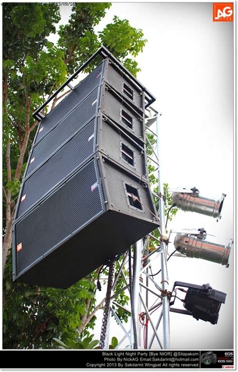 ปกพนโดย My Info ใน Line Array ลำโพง