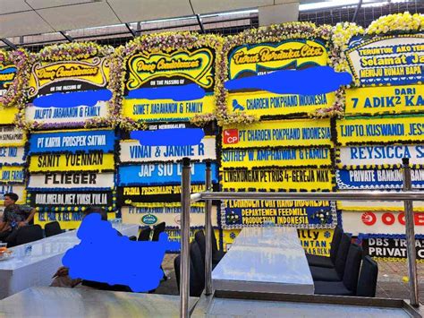 Berjejer Bunga Papan Apakah Tidak Dapat Digantikan Bunga Digital