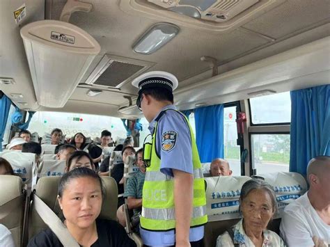 安全带生命带丨弋阳公安交警持续开展客运车辆安全大检查违法重点宣传