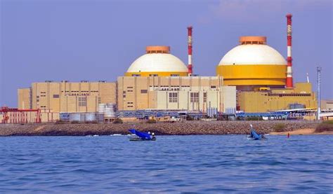 அதிக ரிஸ்க்குள்ள கேரளாவில் அணு உலைகளா கிளம்பிய எதிர்ப்பு மின்னம்பலம்