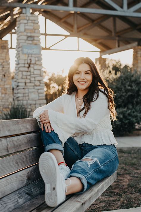 Golden Hour Senior Portrait Casual Outfit Bench Pose Casual Outfits