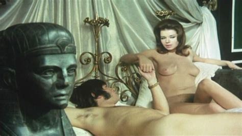 Naked Ursula Blauth In Die Nackte Gräfin