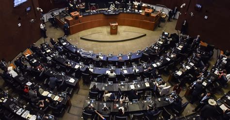 Урядова пропагандистська реформа Морени просувається в комісіях Сенату Infobae