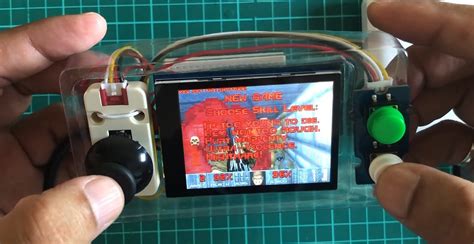 Энтузиасты сделали из Arduino Nano Esp32 игровую приставку для запуска оригинальной версии Doom