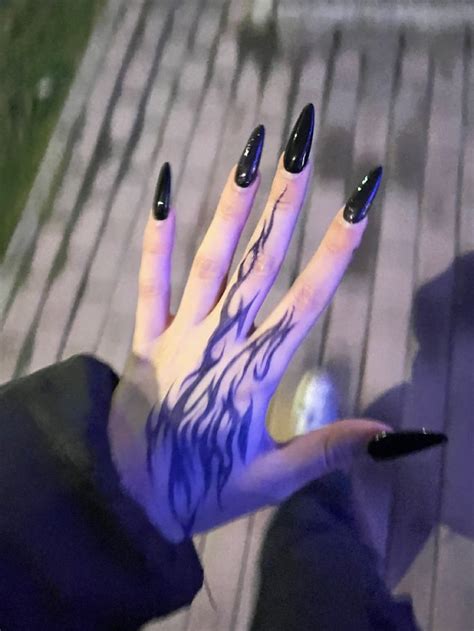 nailzzzzz | Татуировка на руке, Тату на затылке, Мини татуировки
