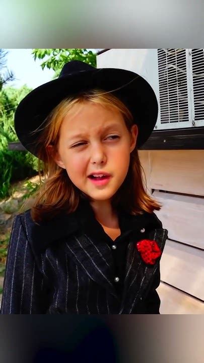 ამელკა მაფიის როლში აუზზე წასვლას აპირებს Shorts ამელკაკარამელკა