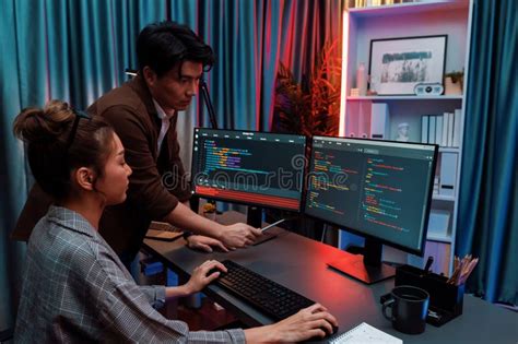 it developers discussing with point website coding system infobahn