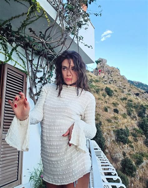 Emilia Attias Deslumbró En El Verano Italiano Con Sus Looks De La